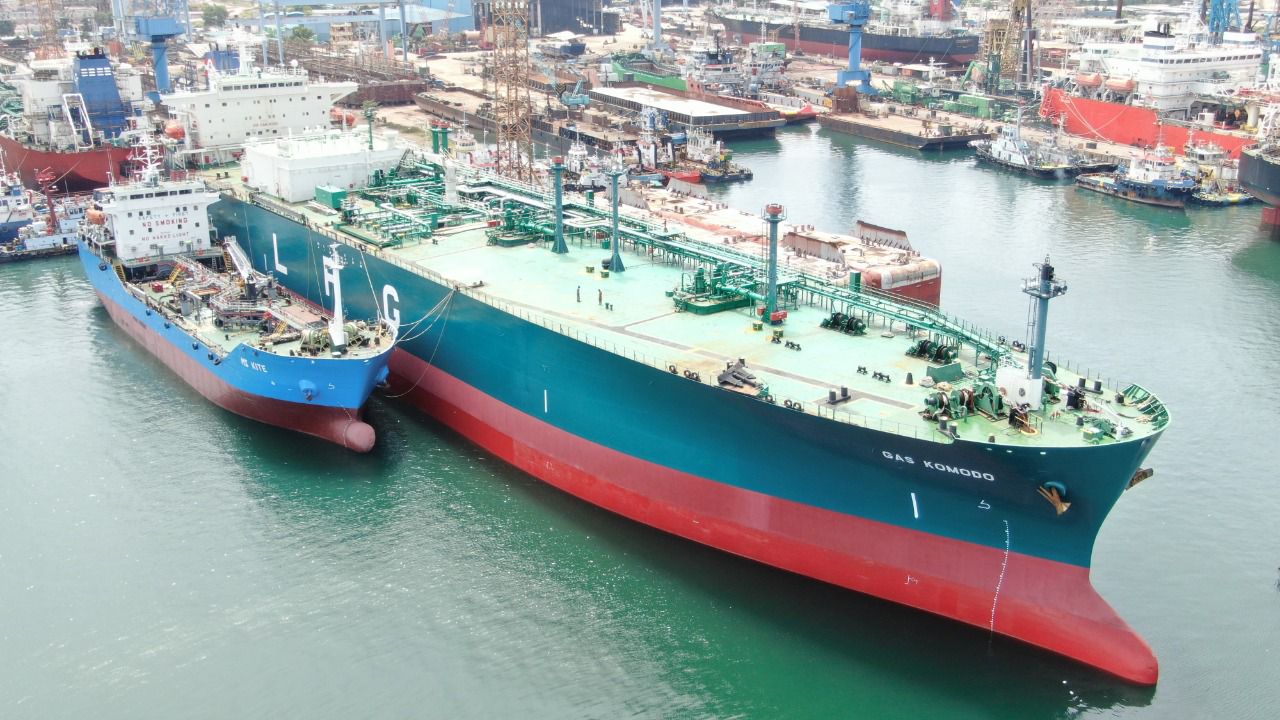 GAS TANKER